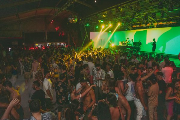 ¡Descubre Flirt, la fiesta de la espuma más épica de Malta en Aria ...